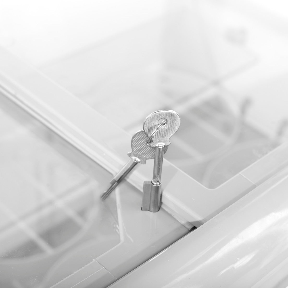 Maxx Cold X-Series Sliding Glass Top Mobile Ice Cream Display Freezer ...