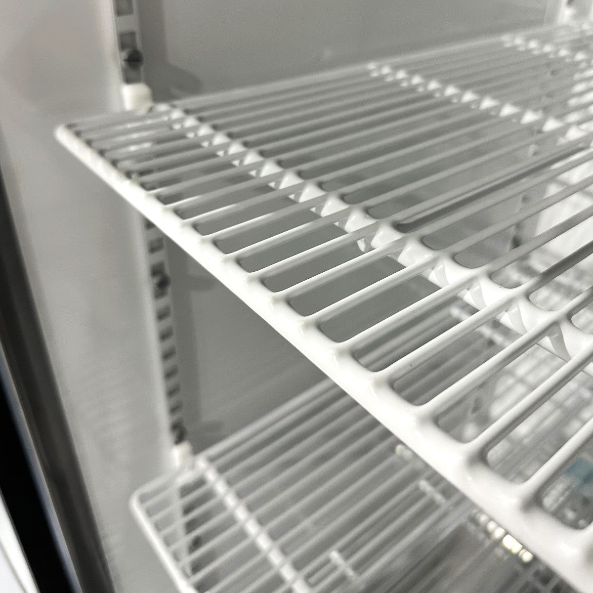 Maxx Cold Bottom Mount 1 Door Reach-In Freezer, 27" W, 19.3 Cu Ft, in ...